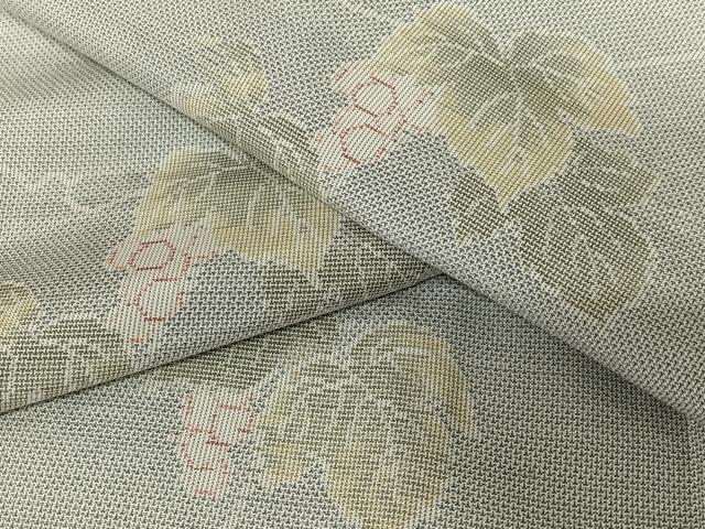 平和屋着物●本場大島紬　白大島　カタス9マルキ　総絣　葡萄蔦の葉文　正絹　逸品　AAAW9164zg