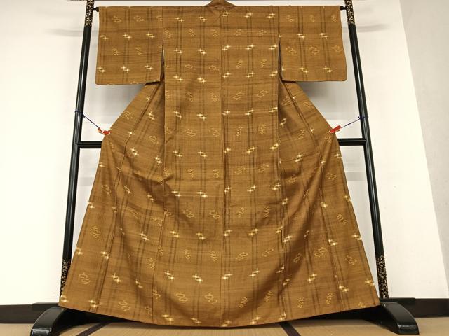 平和屋着物○国指定重要無形文化財 本場久米島紬 手織 十字
