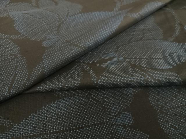 平和屋着物●本場大島紬　一元7マルキ　草花文　黒地　正絹　逸品　AAAW9303zg