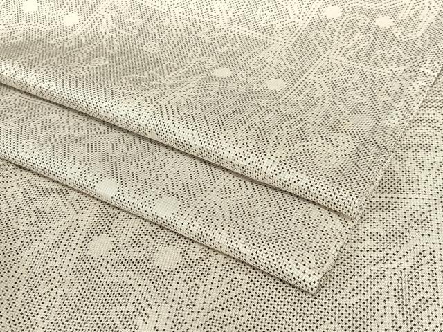 平和屋着物●本場大島紬　白大島　一元7マルキ　花唐草文　正絹　逸品　未使用　AAAW9351zg 平和屋着物○本場大島紬 白大島 7マルキ 唐草文 正絹 逸品 CAAW3942vf