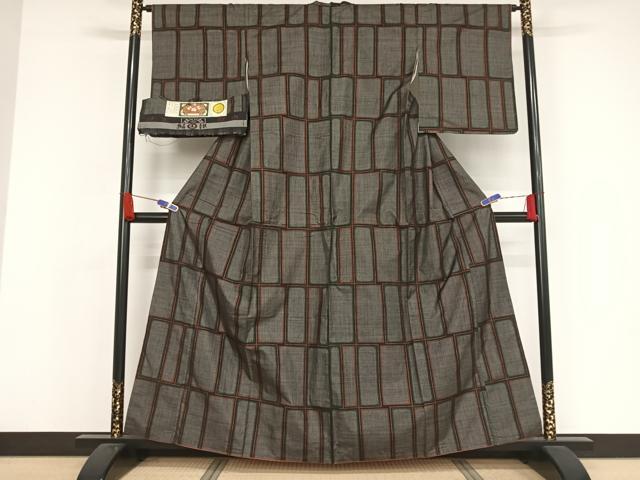 平和屋着物□上質な紬 胴抜き仕立て 石畳文 正絹 逸品 CAAW2737in