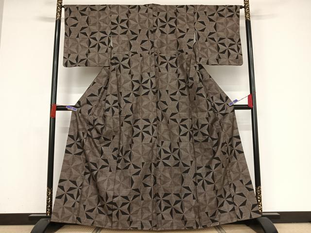 平和屋着物●本場大島紬　カタス７マルキ　麻の葉文様　正絹　逸品　未使用　AAAX0093np 平和屋着物○本場大島紬 カタス7マルキ 麻の葉文様 正絹 逸品 未使用