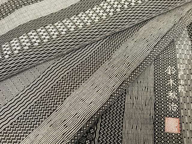 平和屋着物●鈴木秋治　江戸小紋　寄せ小紋間道　黒地　正絹　逸品　AAAX0247np