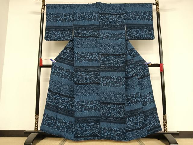 平和屋着物●本藍　小紋　流水花文　鬼しぼ縮緬　正絹　逸品　AAAX0368np