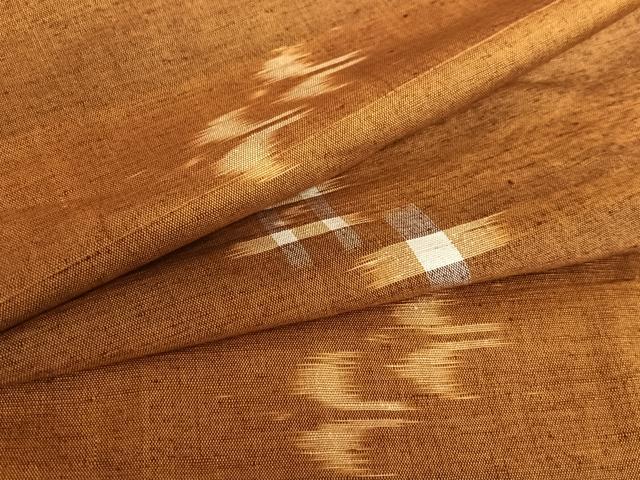 平和屋着物●国指定重要無形文化財　本場久米島紬　手織　飛鳥文　正絹　逸品　AAAX0661zg