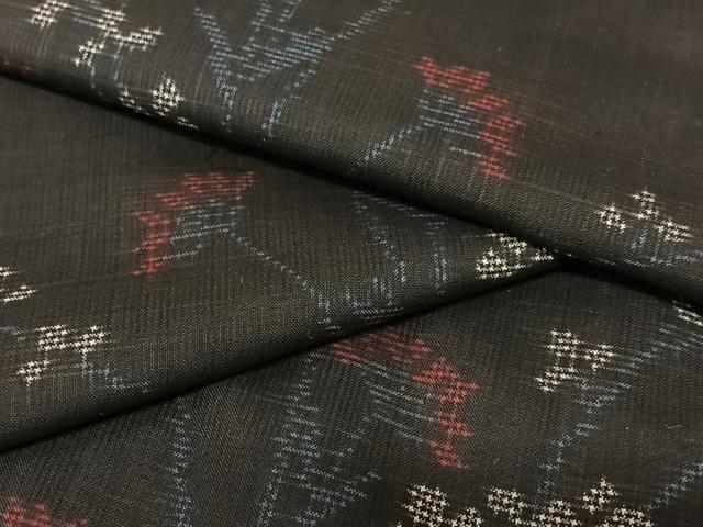 平和屋着物●本場大島紬　一元7マルキ　草花文　黒地　正絹　逸品　AAAX0789zg