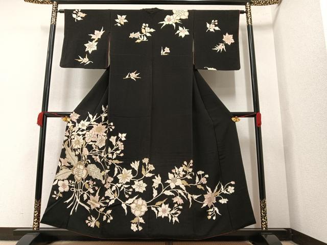平和屋着物●訪問着　枝花文　黒地　金彩　鬼しぼ縮緬　正絹　逸品　AAAX5053ph