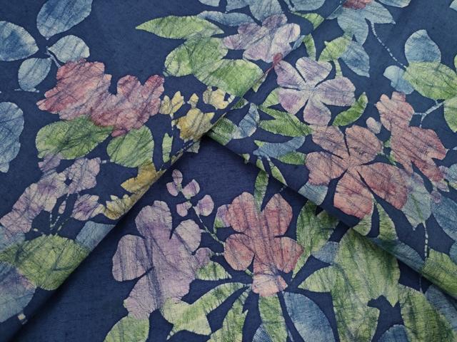 平和屋着物●上質な小紋　紬地　ろうけつ染め　草花文　正絹　逸品　AAAX8356ck