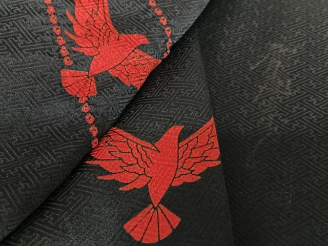 平和屋着物●染色作家　斉藤三才　振袖　絞り　三才鳥　黒地　ロング丈　正絹　逸品　AAAY0048zg