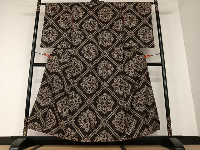 平和屋着物●本場大島紬　アンティーク大島　草花文　正絹　逸品　AAAY0273zg