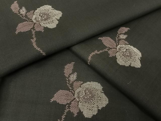 平和屋着物●本場大島紬　アンサンブル　カタス９マルキ　地空　椿　黒地　正絹　逸品　AAAY1491np