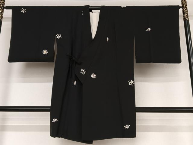 平和屋着物●道中着　友禅　舞花文　黒地　正絹　逸品　AAAY1494np