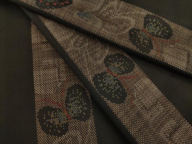 平和屋着物●本場大島紬　一元７マルキ　舞蝶間道　正絹　逸品　AAAY1956ck