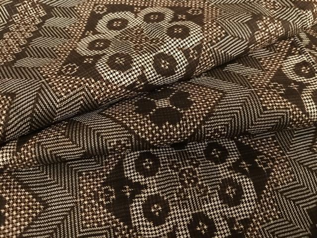 平和屋着物○本場大島紬 龍郷絣 幾何学文様 正絹 逸品 DAAW5296ud