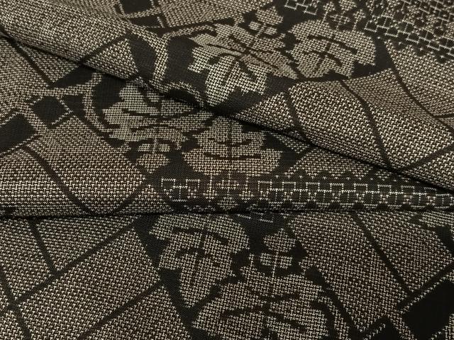 平和屋着物●本場大島紬　泥染め　カタス9マルキ　草花文　正絹　逸品　AAAY6637zg