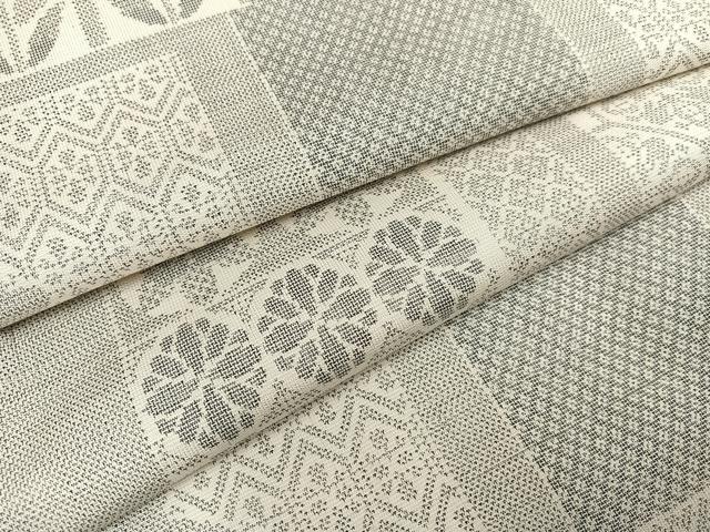 平和屋着物●本場大島紬　白大島　カタス9マルキ　吉祥草花文　正絹　逸品　AAAY8628ph