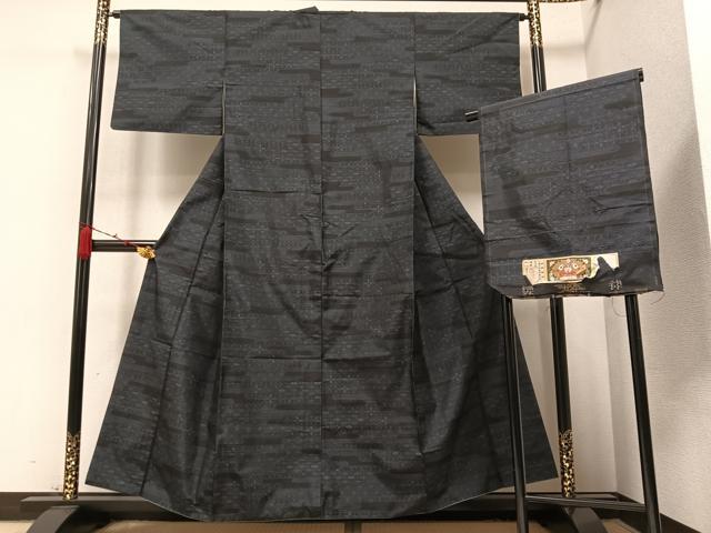 平和屋着物●本場大島紬　吉祥文　証紙付き　正絹　逸品　AAAY8995ph