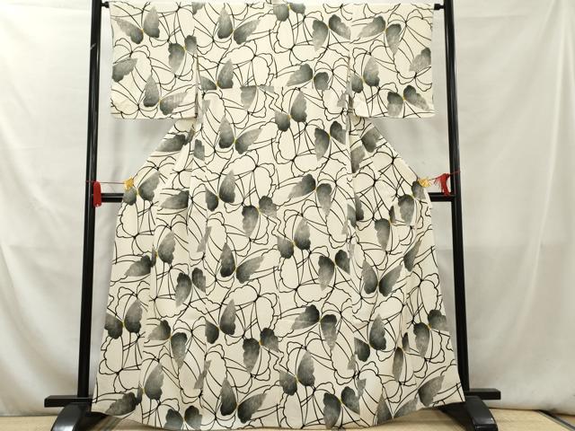 平和屋着物▼森英恵・HANAE MORI　小紋　舞蝶文　正絹　逸品　AAAY9359cs