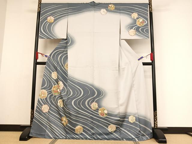 平和屋着物●訪問着　駒刺繍　流水に雪輪草花文　暈し染め　金糸　金彩　正絹　逸品　AAAY9930np