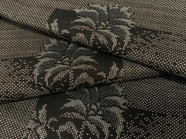 平和屋着物●本場大島紬　泥染め　一元絣　横段更紗花文　正絹　逸品　AAAZ0150zg