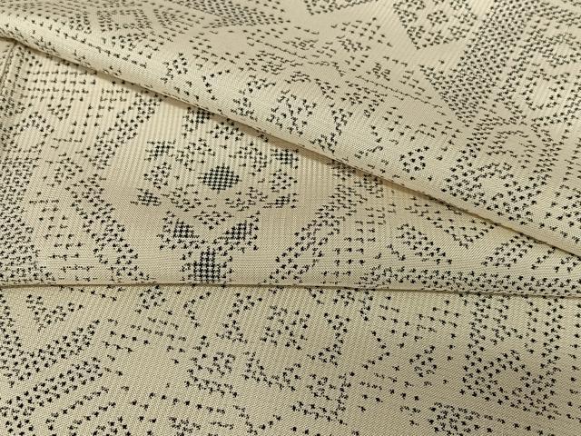 平和屋着物●本場大島紬　白大島　一元絣　幾何学花文　正絹　逸品　AAAZ0162zg