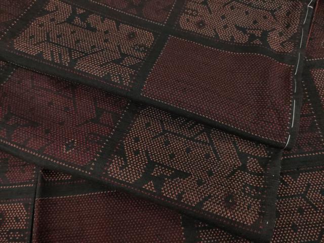 平和屋着物●塩沢紬　インカ文様　黒地　正絹　逸品　AAAZ0611ck