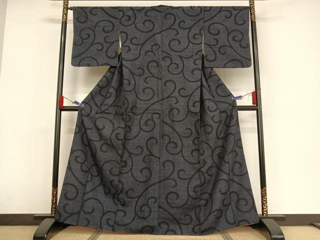 平和屋着物●本場結城紬　重要無形文化財　100亀甲　唐草文　正絹　逸品　AAAZ3247np