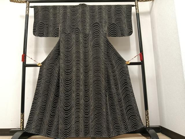 平和屋着物●上質な小紋　絞り　波　黒地　正絹　逸品　AAAZ4487ph