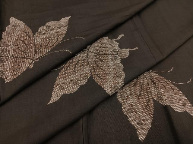 平和屋着物●本場大島紬　地空　カタス９マルキ　舞蝶文　正絹　逸品　AAAZ5049ph