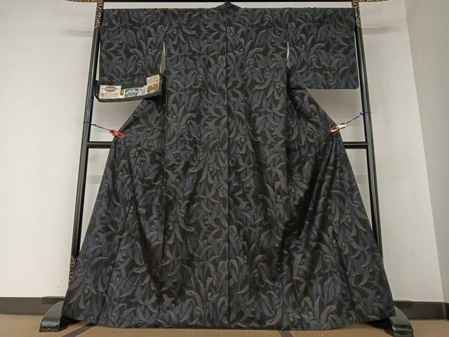 平和屋着物○本場大島紬 純泥染 手織 カタス7マルキ 草花文 当