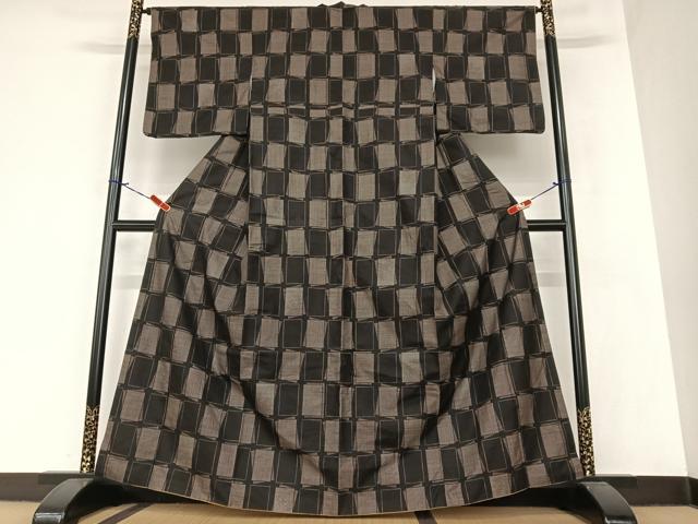 平和屋着物●本場大島紬　泥染　カタス7マルキ　色紙重ね文　正絹　逸品　AAAZ7440zg