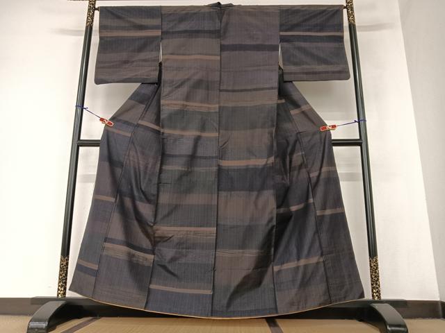 平和屋着物●上質な紬　段違い文　正絹　逸品　AAAZ7474zg