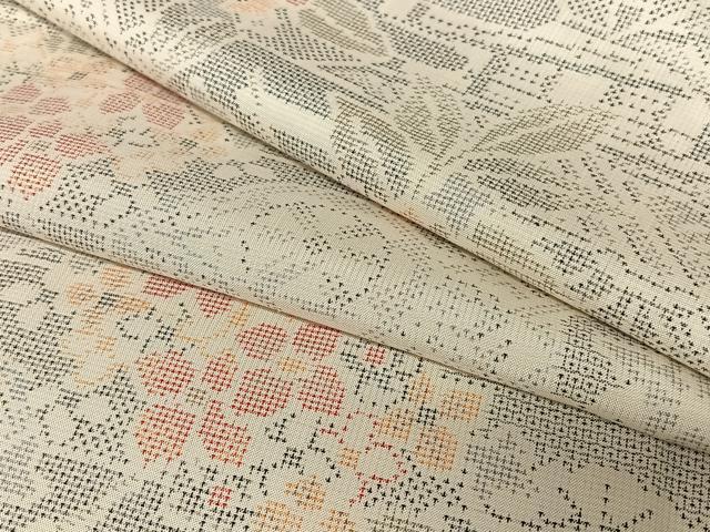 平和屋着物●本場大島紬　白大島　120亀甲　松竹梅風景文　正絹　逸品　AAAZ7475zg