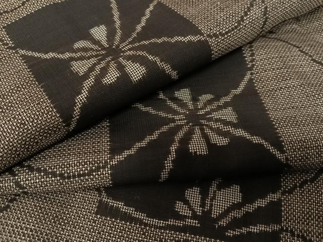 平和屋着物●本場大島紬　泥染　カタス9マルキ　色紙花文　正絹　逸品　AAAZ7596zg