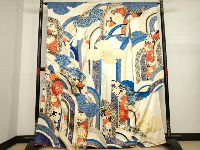 平和屋着物●豪華振袖　駒刺繍　雲重ね立波花文　金彩　正絹　逸品　AABA3314ck