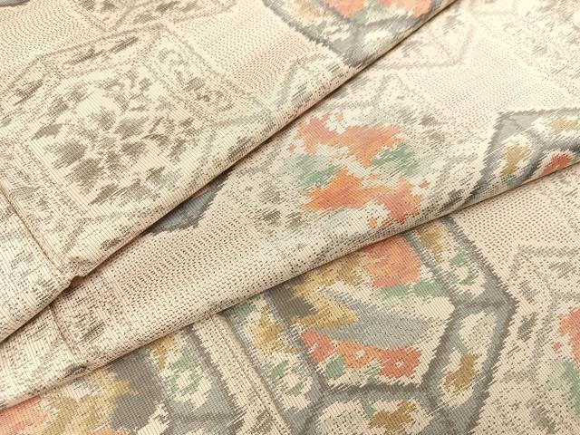 平和屋着物●本場大島紬　白大島　亀甲花文　正絹　逸品　AABA3796ph