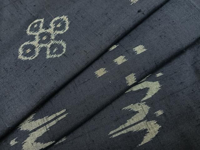 平和屋着物●上質な紬　琉球絣文様　正絹　逸品　AABA3800ph