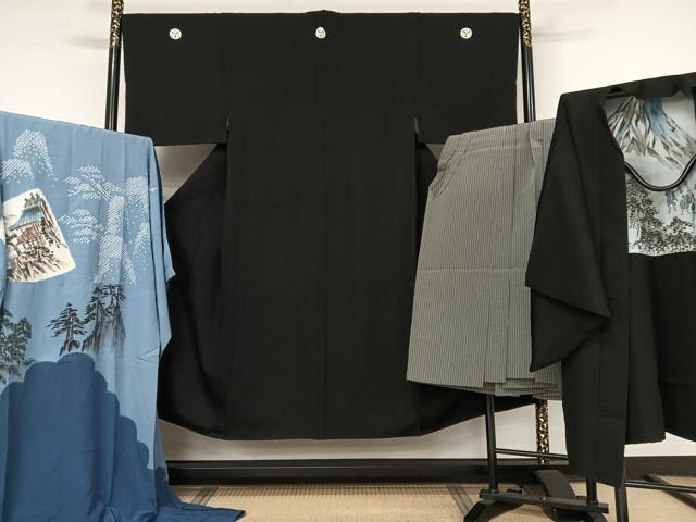 平和屋着物●男性　黒紋付　羽織・長襦袢(袷)・行灯袴　４点セット　正絹　逸品　AABA4564np