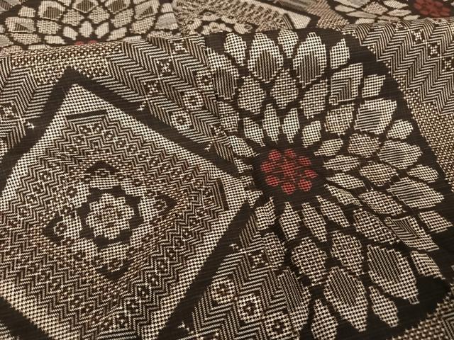 平和屋着物○本場大島紬 龍郷絣 カラー胴裏：肉色 正絹 逸品 AABA4600np