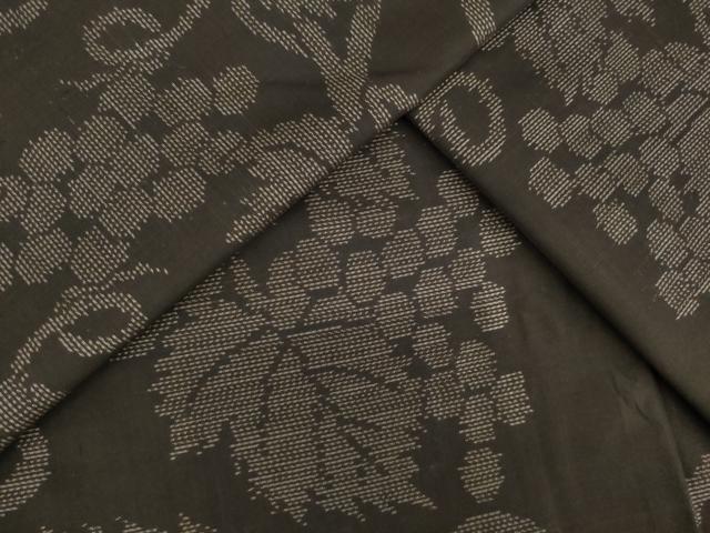 平和屋着物●本場大島紬　葡萄唐草文　正絹　逸品　AABA4865ck