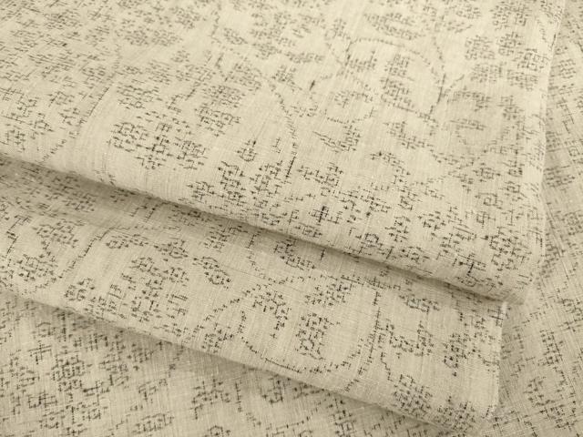 平和屋着物●本場結城紬　重要無形文化財　100亀甲　花唐草文　正絹　逸品　AABA4875ck