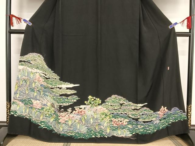 平和屋着物●本加賀友禅作家　東藤岳　黒留袖　松　浜ちりめん　反端付き　正絹　逸品　AABA4987np 平和屋着物○本加賀友禅作家 東藤岳 黒留袖 松 浜ちりめん 反