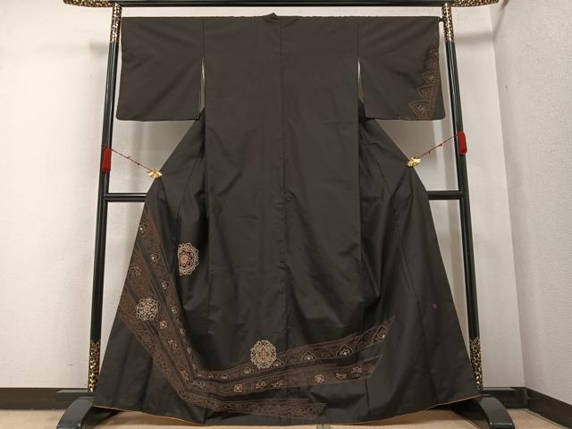 平和屋着物●翁雪宝　本場染大島紬　訪問着　蘇州刺繍　更紗文　黒地　正絹　逸品　AABA7851ph