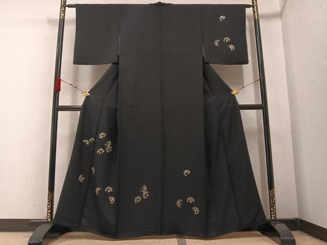 平和屋着物●訪問着　刺繍　舞花文　黒地　金彩　鈴乃屋扱い　正絹　逸品　AABA8235ph