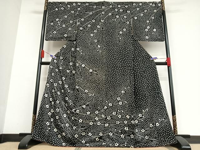 平和屋着物●訪問着　絞り　舞花文　黒地　金彩　正絹　逸品　未使用　AABB0109zg