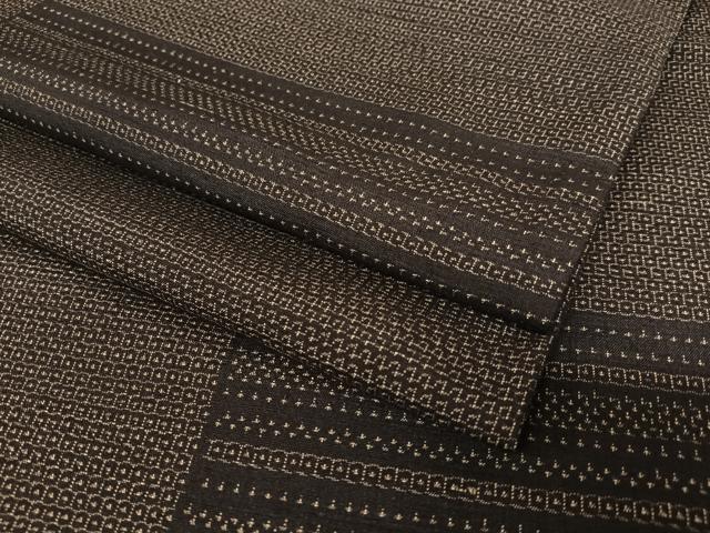 平和屋着物●塩沢紬　90亀甲　段違い文　正絹　逸品　AABB0193zg