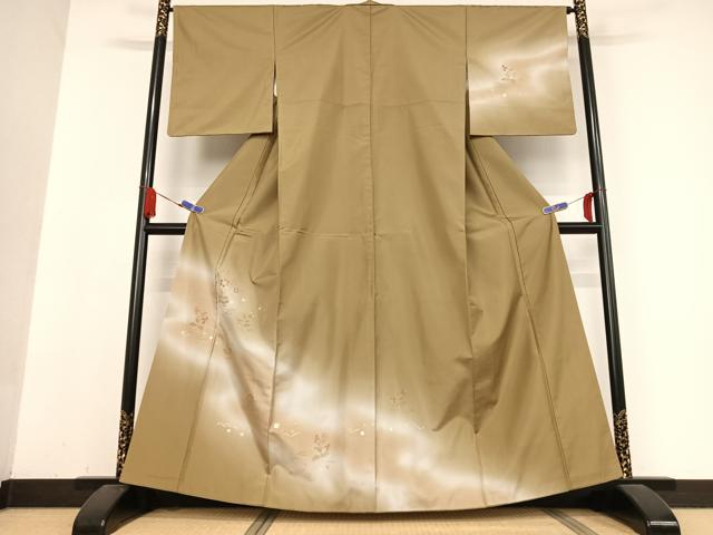 平和屋着物●本場染大島紬　訪問着　刺繍　草花文　暈し染め　金彩　正絹　逸品　AABB0228zg