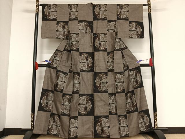 平和屋着物●本場大島紬　カタス９マルキ　総絣　市松花文　正絹　逸品　AABB1288np