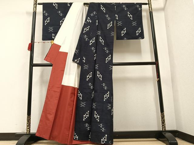 平和屋着物○上質な紬 流水絣文様 正絹 逸品 AABB2947ph