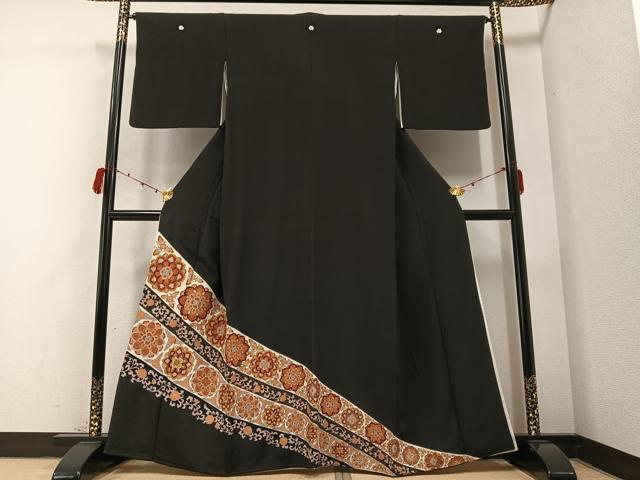平和屋着物●豪華黒留袖　駒刺繍　花唐草文　金彩　正絹　逸品　AABB2960ph